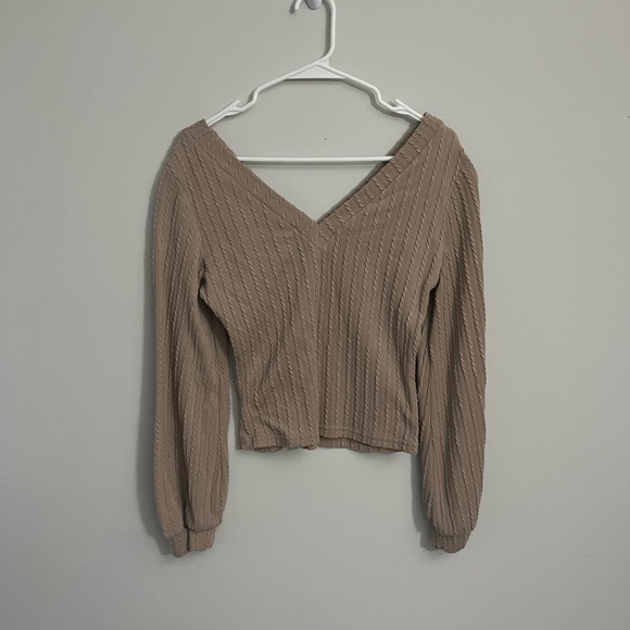 SHEIN | Tops | Tan Crop Top With Wide Sleeves Tight Wrist Cuffs Bench ...